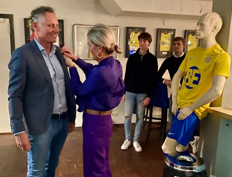 Algemene Ledenvergadering benoemt Chris van der Salm tot erelid - FC Lisse