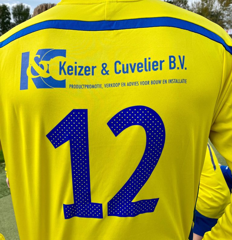 Keizer & Cuvelier en Ton de Jeu trotse kledingsponsors team FC Lisse 5 - FC Lisse