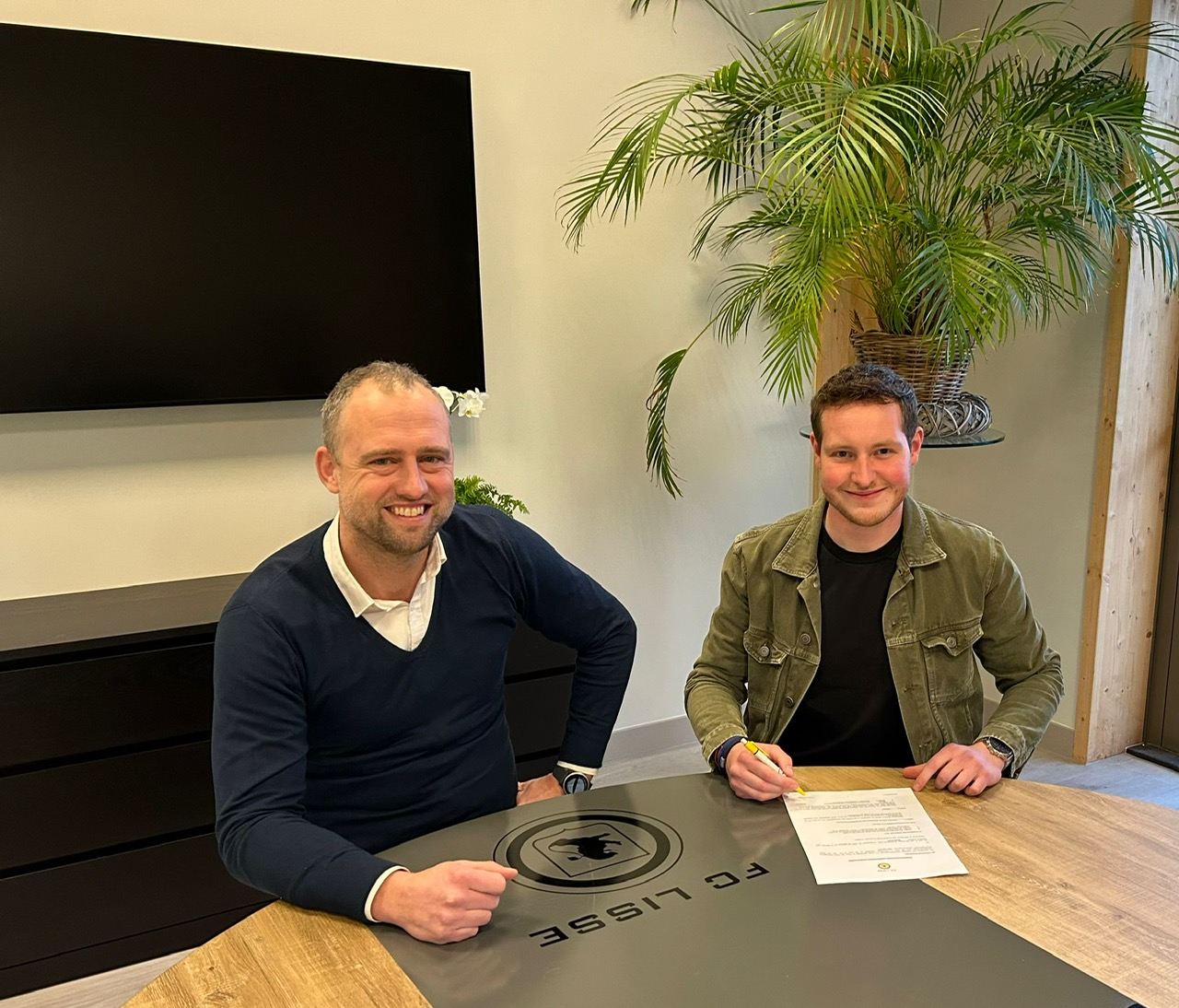 Simon van den Berg nieuwe trainer JO18-1 - FC Lisse